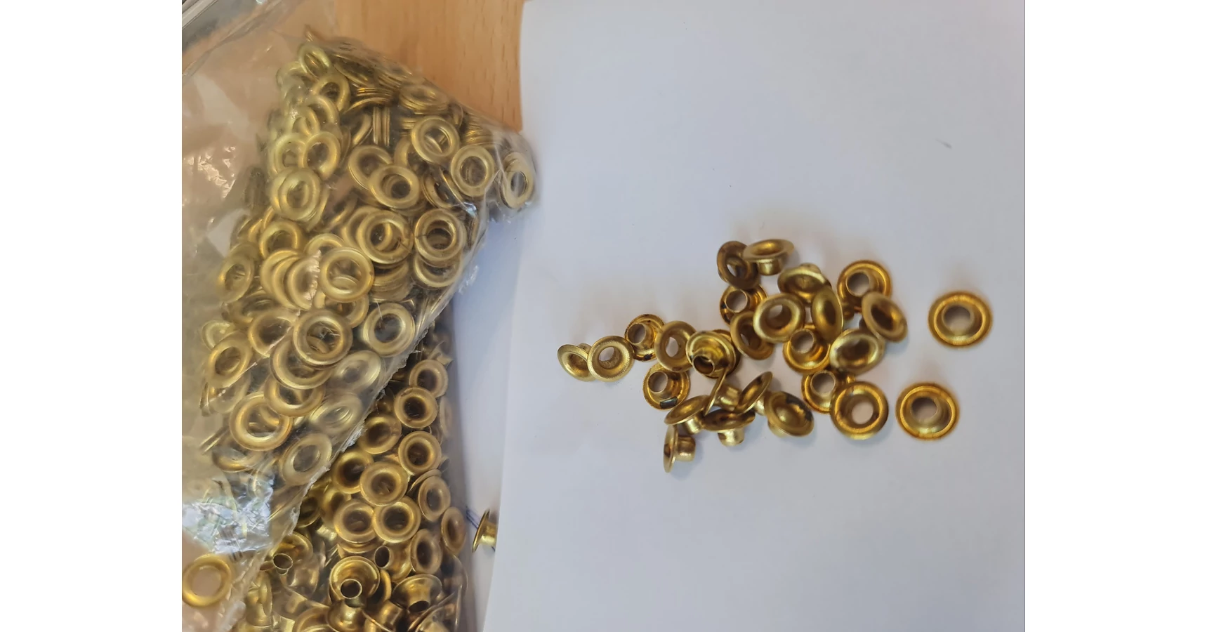 Ringli ,arany színű ,réz alapú 3mm